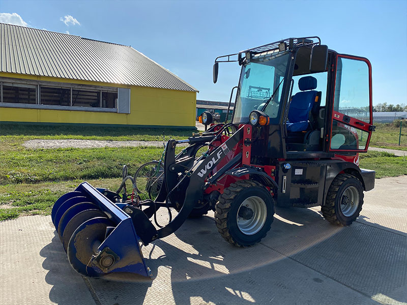Wolf in the World-WOLF Equipment-Wheel loader, Excavator, Forklift