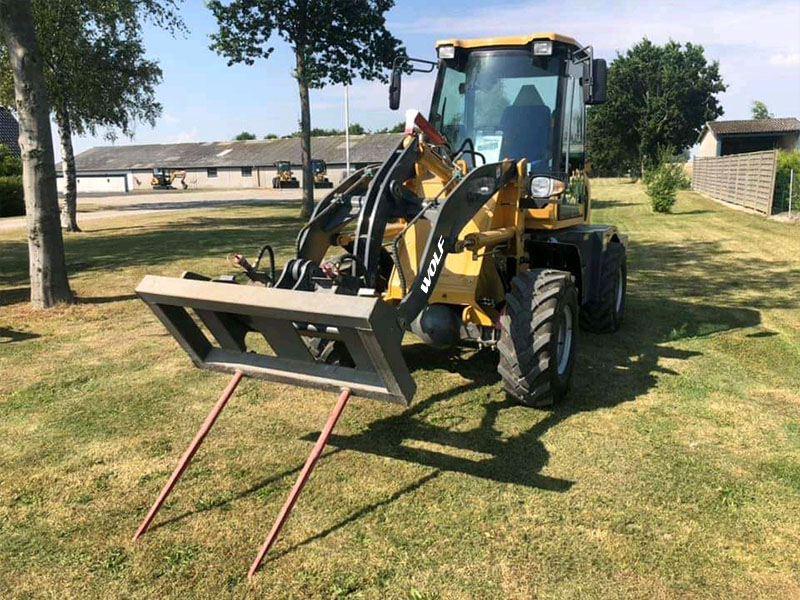 Wolf in the World-WOLF Equipment-Wheel loader, Excavator, Forklift