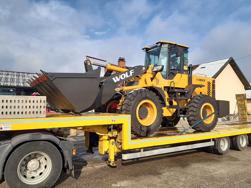 Wolf in the World-WOLF Equipment-Wheel loader, Excavator, Forklift